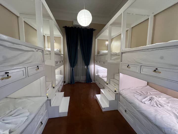 Marilyn Monroe Female Dormitory Room In Hostel - El Cairo