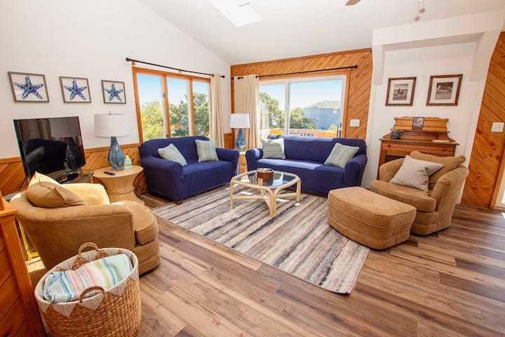 *Duck* Oceanside 4 Bed Home- Walk To Town & Ocean - Duck, NC