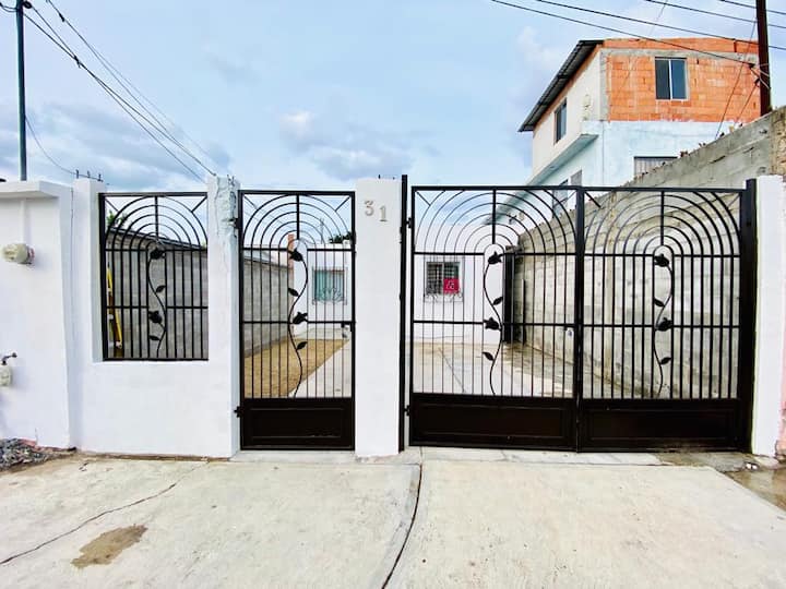 8mins Del Consulado|2rec/2ba|4camas|parkingprivado - ラレド, TX