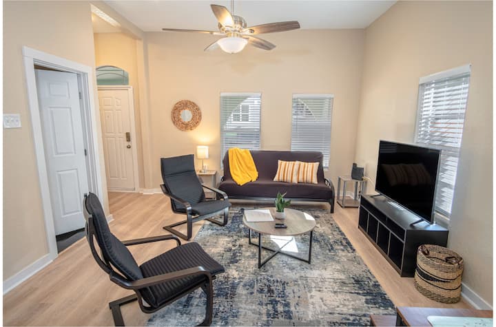 Modern Comfort: Remodeled 3br Home Near Downtown - Terrell Hills - San Antonio