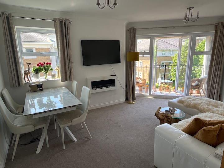 Peaceful Friendly And Stylish For A Lady - Hampton