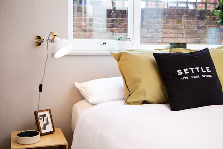 Modern, Styled En-suite Room W/parking - Southampton