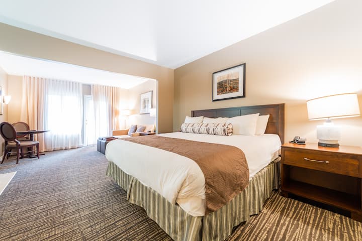 Jr Club Suite: Kitchenette, Pool, Hottub, Gym, Bbq - Horseshoe Valley
