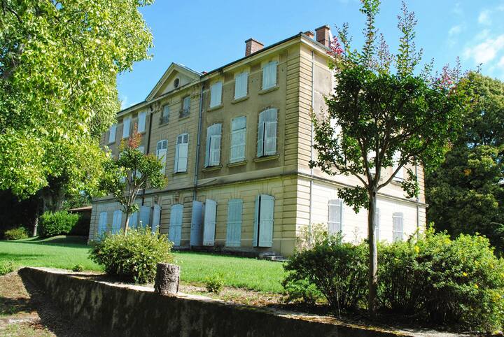 Château De Barral - Hauterives