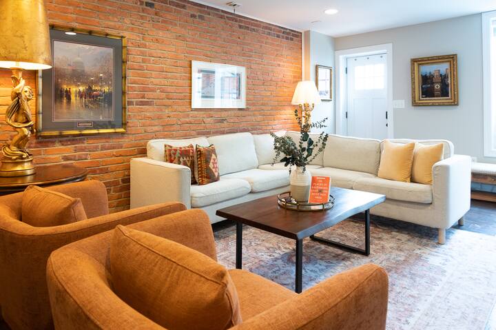 Luxury Fed Hill Home W/rooftop & 4 Parking Spots - Baltimore, MD