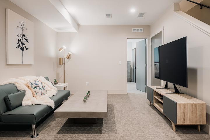 Private Retreat By Sloan's Lake - Denver, CO