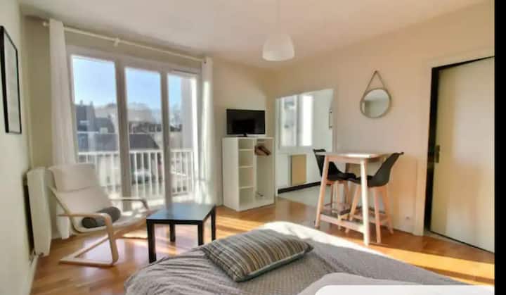 Galpinthiou -Studio Lumineux - Tours