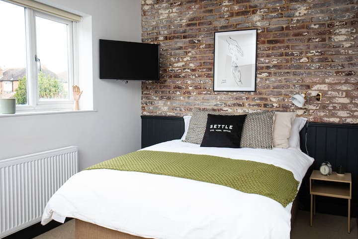 Brand New En-suite Room W/parking - Southampton