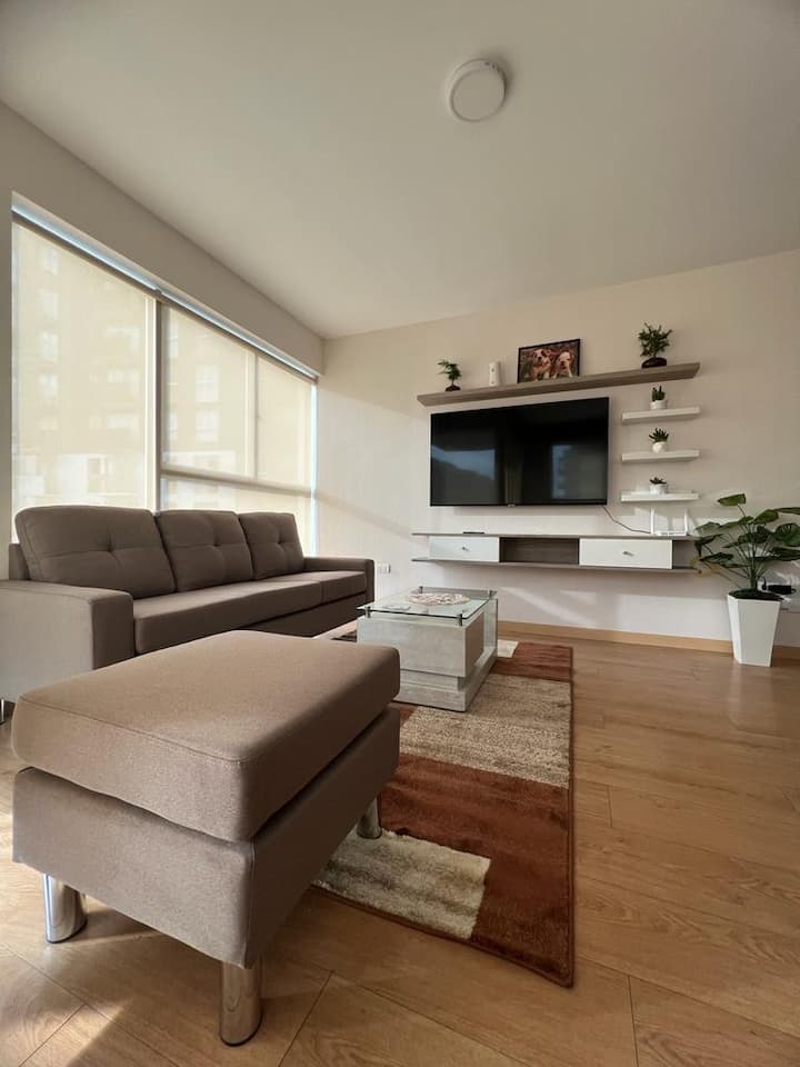 "A Hard Day's Night" Departamento Completo - Lima