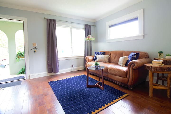 Spacious Private 1 Bedroom Full Unit For Long-term - Minnesota