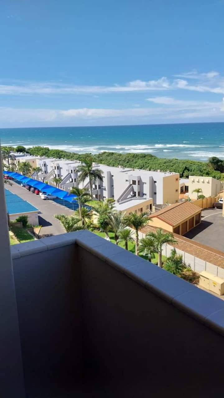 2 Bedroom Seaside Apartment - Amanzimtoti