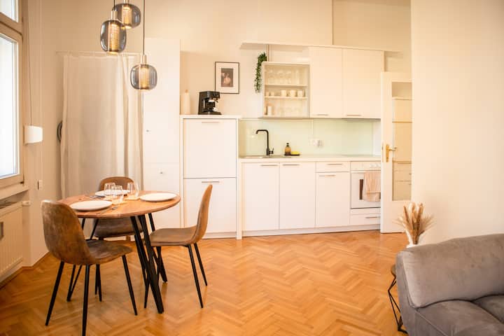 Altbau Mit Charme Mitten Im Zentrum - Graz
