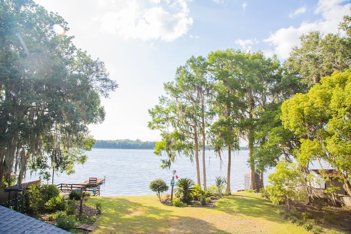 Crystal River Vacation Rentals & Homes - Florida, United States | Airbnb