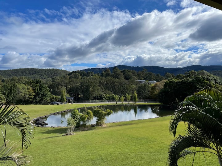 Luxury Gold Coast Mountain View Villa With Pool - Beechmont
