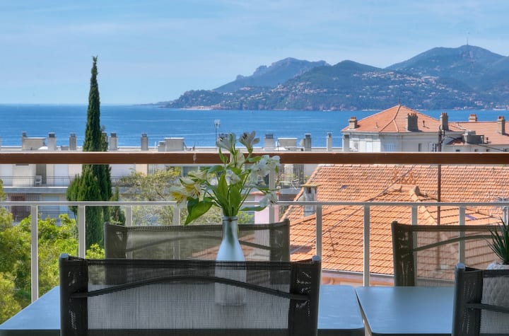 Sea View: 3-bedrooms, Terrace & Aircon, Near Beach - Cannes