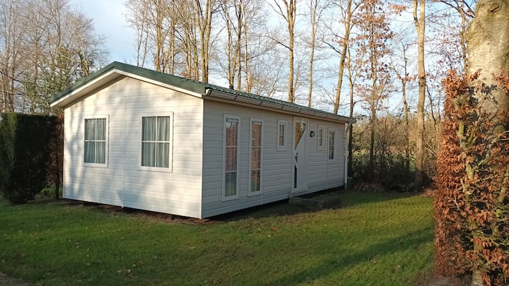 Chalet Voor Vier Personen. - Hoogeveen