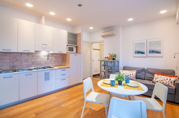 Apartment Close To Station And Arena With Balcony - Werona