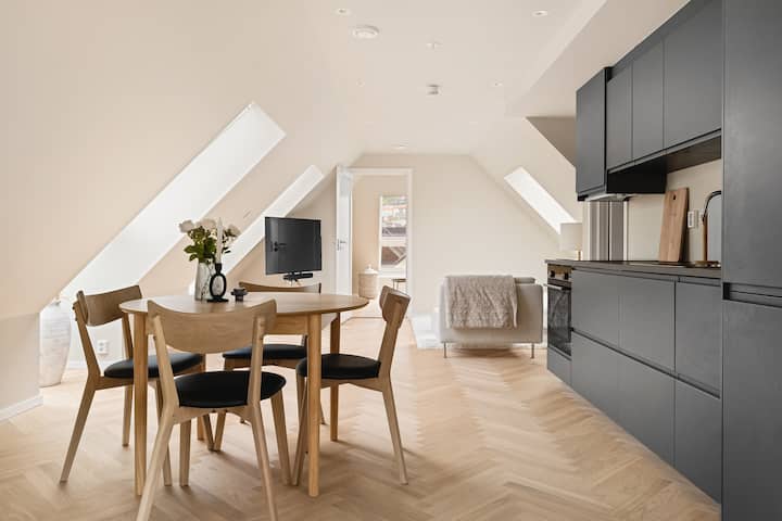 Mid-city Luxury I Mini Balcony I Sonos I Privacy - Bergen