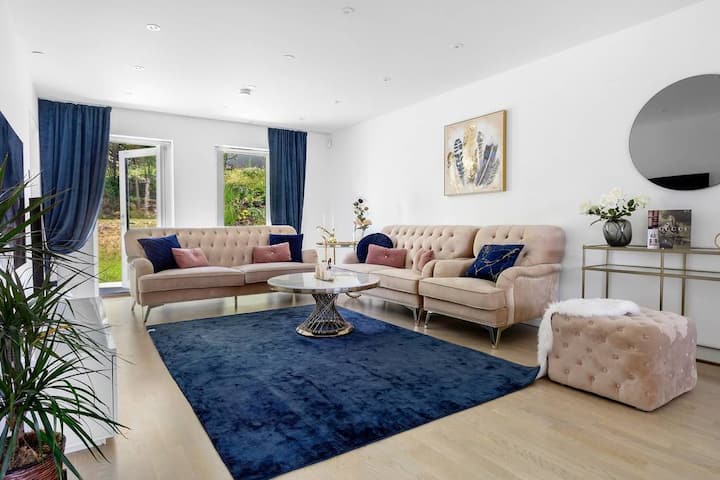 Charmig Radhus I Ursvik - Stockholm