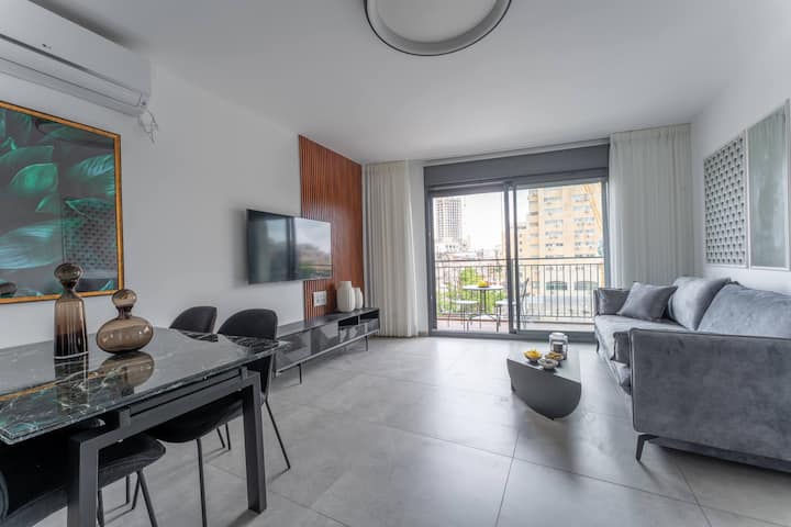 Design 2 Bedroom With Balcony In Jlm City Center - Jerusalem