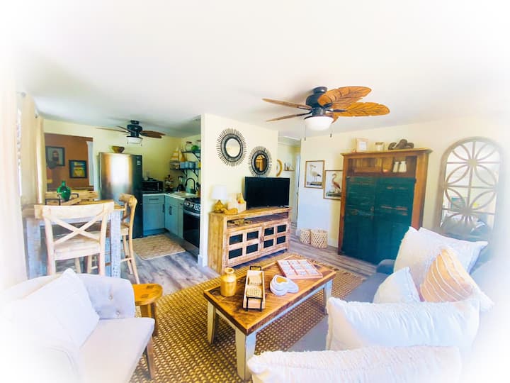 June-bug Cottage Escape - Sweet Seascape Bliss! - Cape May, NJ
