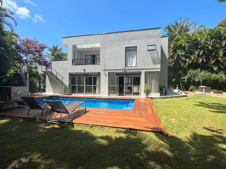 Alto Padrão 6 Suites  (Uma Externa)  Prox Praia - Bertioga