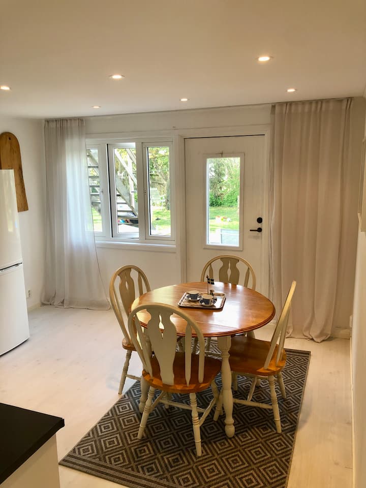 Mysig Lägenhet I Bottenvåning På Villa - Hönö