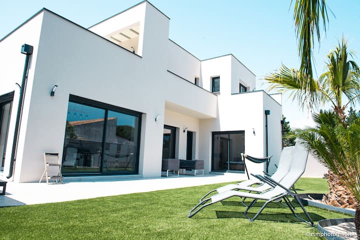 Villa Honoré - Piscine, Jacuzzi & Bord De Mer - Agde