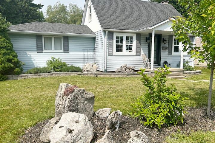 Little Blue Oasis - Owen Sound