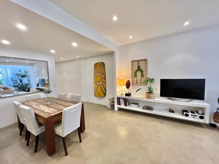 Apto A 1 Quadra Da Praia + Vaga De Garagem - Rio de Janeiro