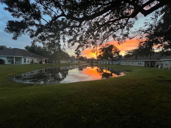 Louise's Coastal Cottage - Brunswick, GA