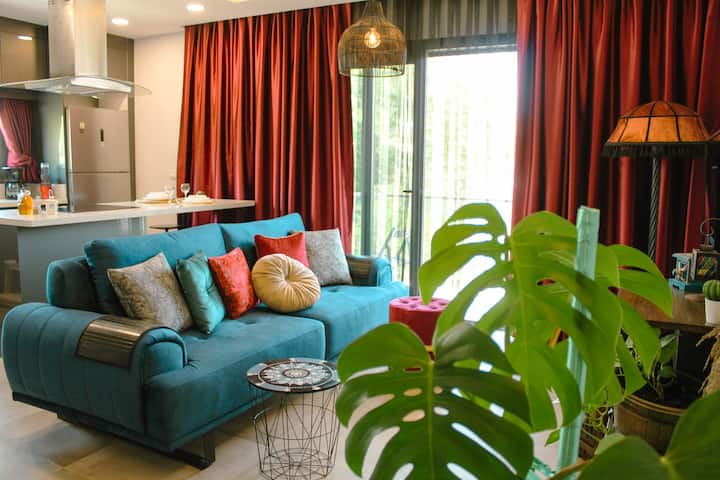 Peacock Apartment In City Centre - Nicosia