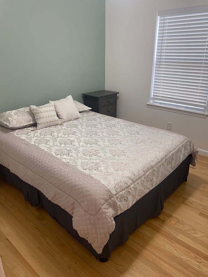 Guest Room:  Newark Nj  2 - Montclair, NJ
