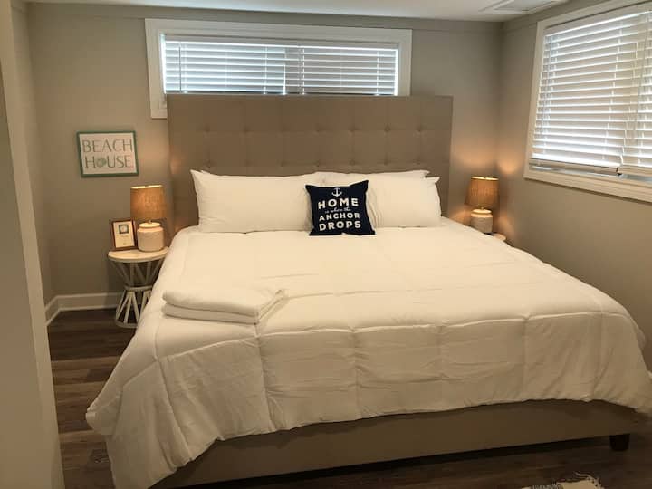 2 Bedroom Naval Family Oasis - Lake Forest, IL