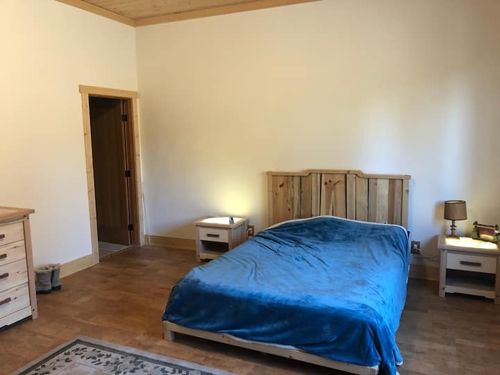 Room In Earthship Inspired Mountain Home - Wrightwood, CA