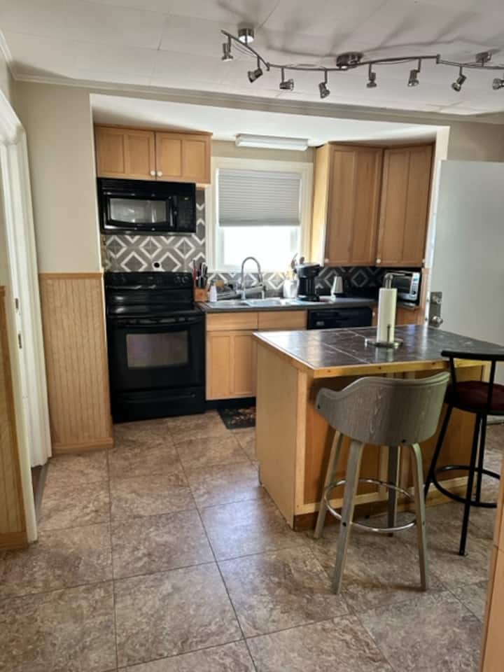 Fresh, Clean And Cozy Location - Bangor, ME