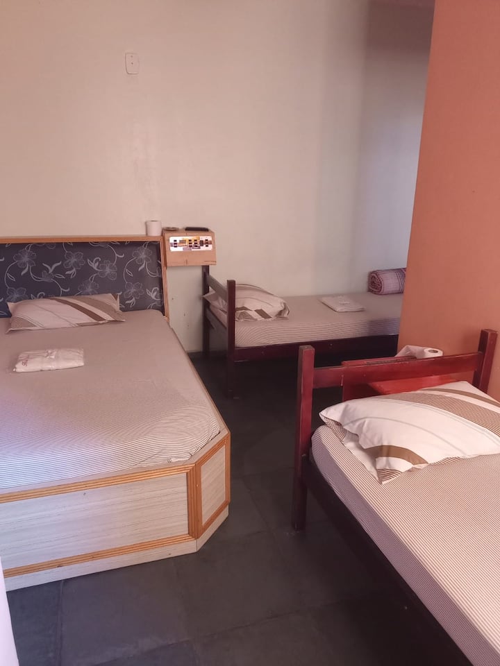 Quarto Triplo (Com Ar) - Santo André