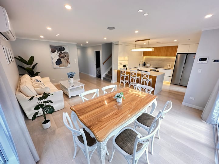 Stunning House In Forrest Hill - Auckland