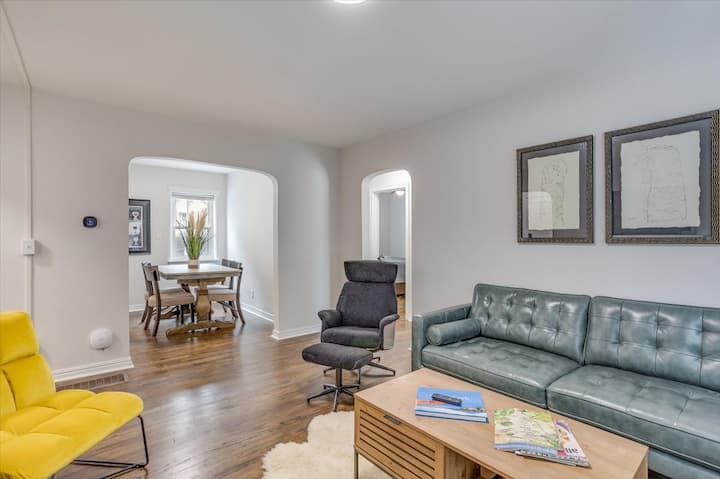 Short Walk To Wesley + Pickle Ball & W/d! - Wichita