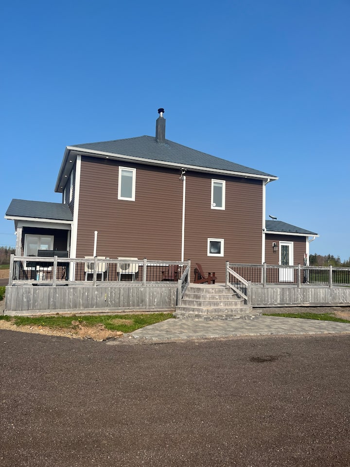 Spacious Home With Water View - Shediac