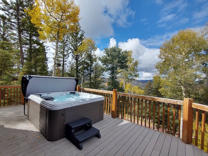 Big Bear Lodge -Ski-in/ski-out, Views, Hot Tub - Angel Fire, NM