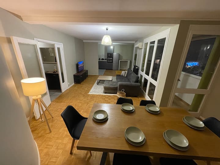 Appartement 100m Plein Centre - ibis budget Toulouse Colomiers