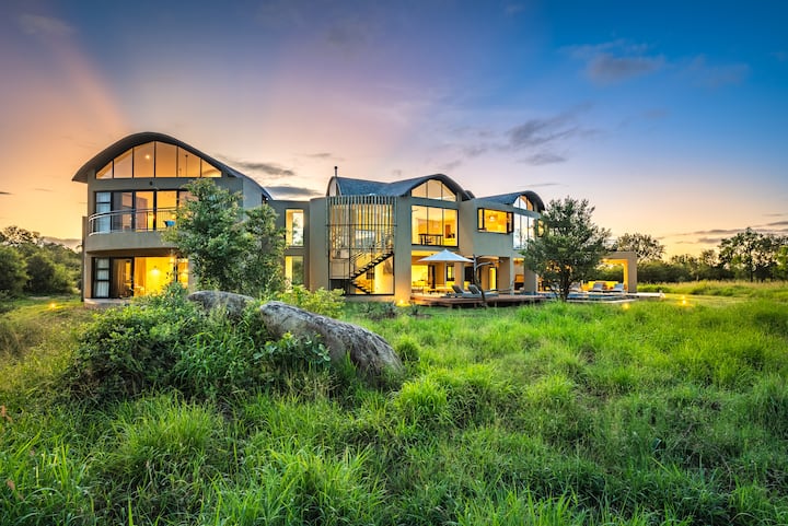 Nkova Sabie Lodge / Lodge 28-30 - Hazyview