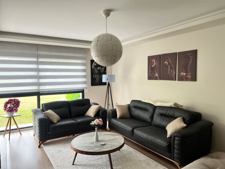 2+1 Gartenwohnung 150 M Zum Meer Mit Pool - Kuşadası