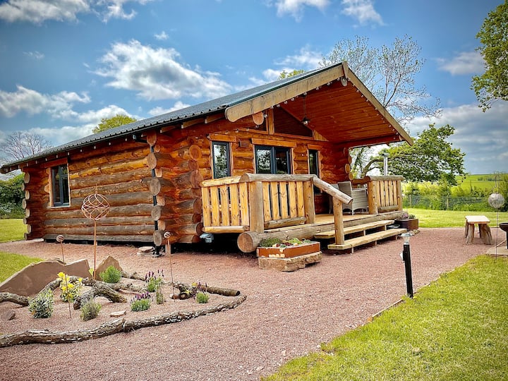 Willow, Luxury Log Cabin Retreat - England