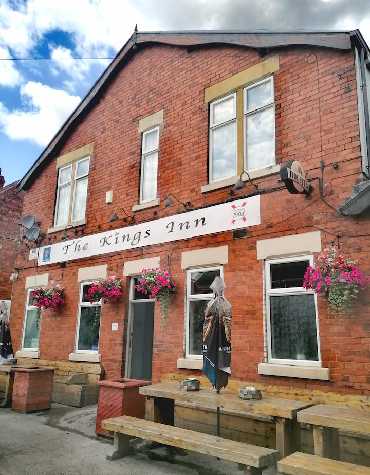 Kings Inn Public House Room 1 - Sherwood Forest
