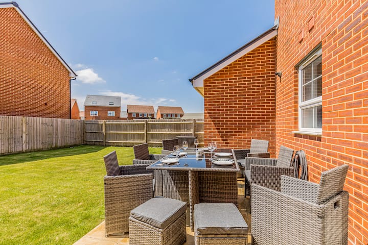Stylish Modern Home Near Goodwood | Pass The Keys - Bognor Regis