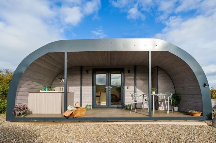 Lil's Lookout At Trelan Farm ~ With Hot Tub - Ruthin