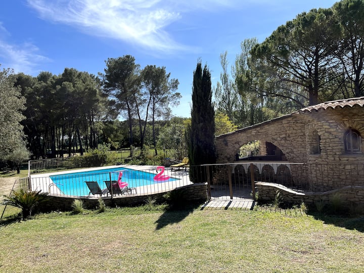 Gite Avec Piscine Sur Un Domaine Arboré - Sommières