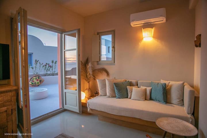 Pink Freud Villa |Signature |Pool | Sunset View - Oia